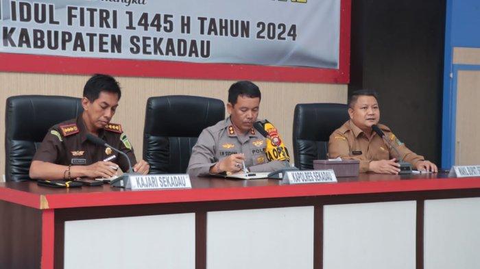Polres Sekadau Bersama Forkopimda Ikuti Rakor Linsek Ops Ketupat Kapuas 2024 Secara Virtual ...