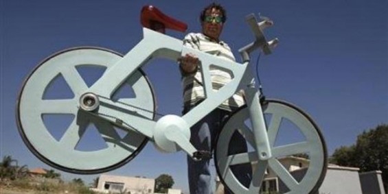 Izhar Buat Sepeda Dari Kertas Karton - Tribunpontianak.co.id