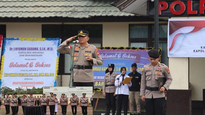 Kapolres Sambas Pimpin Upacara Sertijab Kasat Reskrim, Kapolsek dan Penyerahan Jabatan Kasi ...
