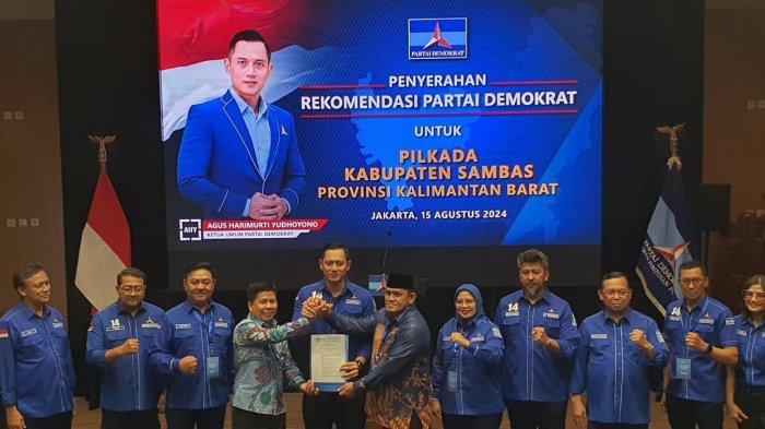 BREAKING NEWS - Satono-Heroaldi Terima SK Rekomendasi Demokrat - Tribunpontianak.co.id