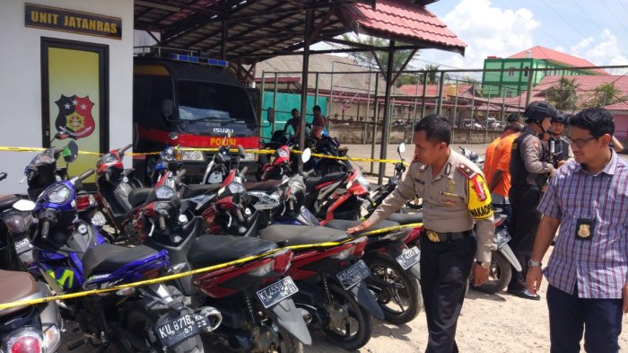 Polisi Ciduk 4 Orang Sindikat Curanmor, Barang Bukti Yang Diamankan 21 Motor - Tribunpontianak.co.id