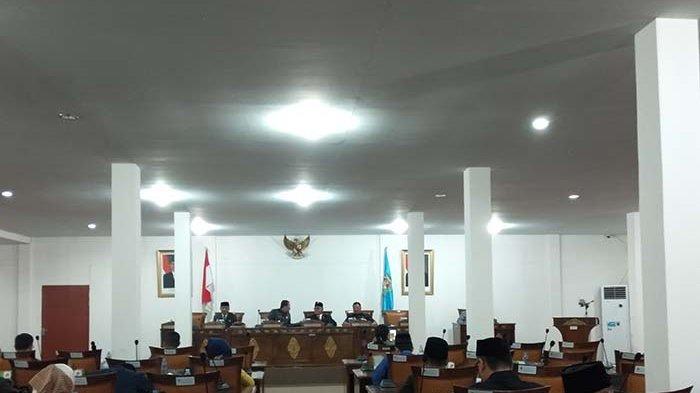 Rapat Paripurna DPRD Kubu Raya Sampaikan Raperda Eksekutif dan RPJMD - Tribunpontianak.co.id