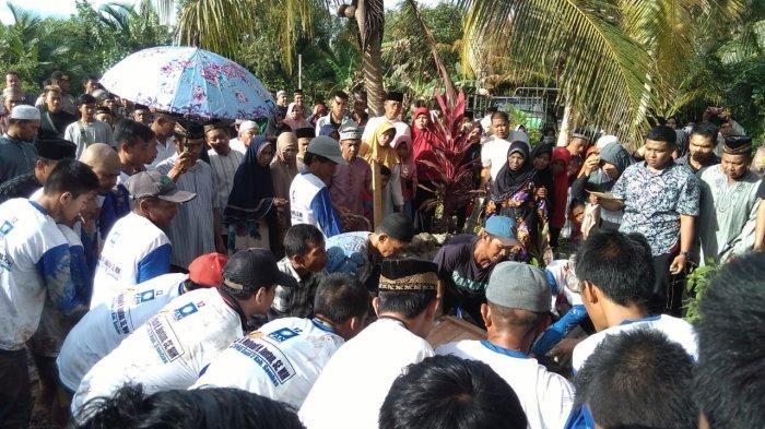 Alpian: Almarhum Adalah Sosok Pengganti Orangtua Kami - Tribunpontianak ...