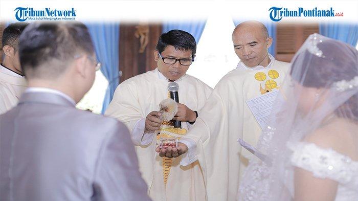 Tata Cara Liturgi Pertunangan Katolik Lengkap Doa Pemberkatan Cincin ...