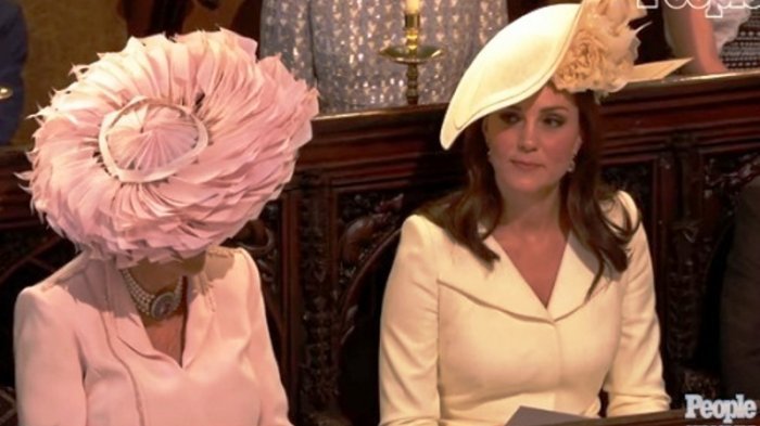 Tatapan Tajam Kate Middleton ke Mertua Tirinya Saat Duduk Berdua Jadi ...