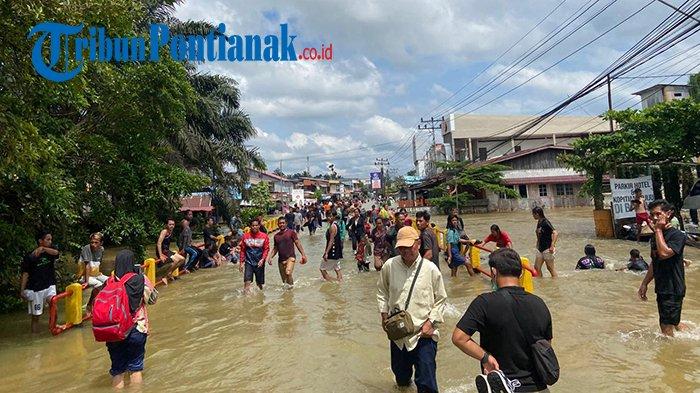 Banjir di Sanggau, Berikut Kesaksian Warga yang Melintas di Sosok Tayan ...