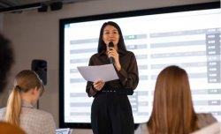 Contoh Isi Teks Moderator Seminar dan 4 Aturannya - Tribunpontianak.co.id