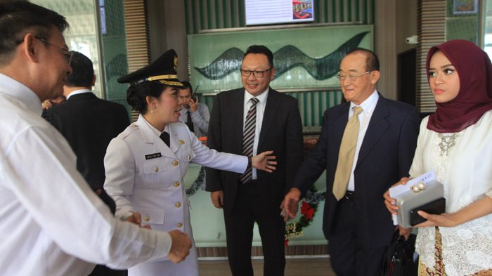 Foto-foto Tjhai Chui Mie-Irwan, Pose Bersama Keluarga hingga Selfie ...