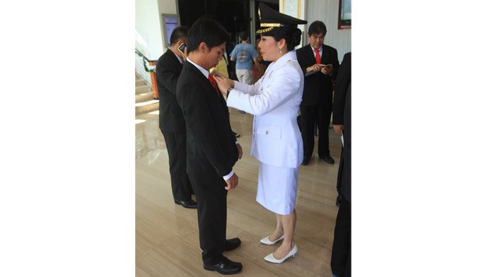 Foto-foto Tjhai Chui Mie-Irwan, Pose Bersama Keluarga hingga Selfie ...