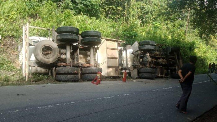 Truk yang Kecelakaan Tunggal di Jalan Sintang-Pontianak Masih Berisi Muatan Gas LPG ...
