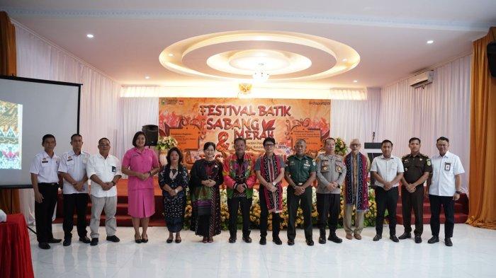 Bupati Sanggau Buka Festival Batik Sabang Merah, Ini Serangkaian ...