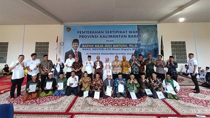 Wakil Menteri ATR/BPN Serahkan 36 Sertipikat Wakaf & Rumah Ibadah di Kubu Raya - Tribunpontianak ...