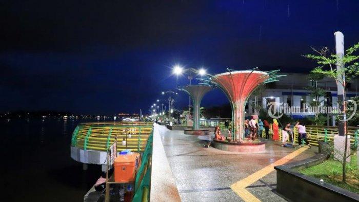 FOTO: Suasana Jelang Malam di Waterfront Kota Pontianak ...