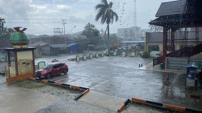 Kepala BPBD Kota Singkawang Imbau Warga Antisipasi dan Waspada Bencana Akibat Cuaca Ekstrem ...