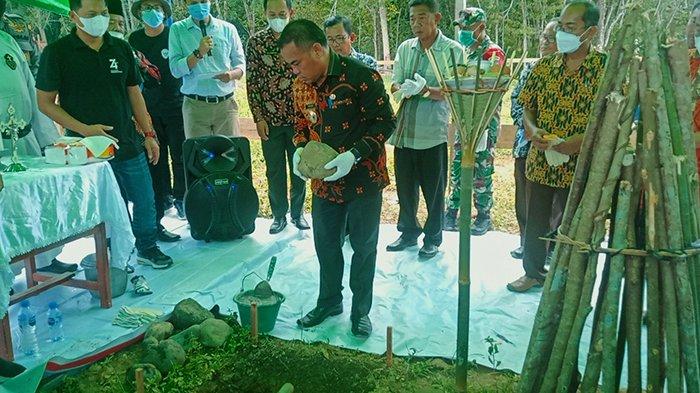 Rektorat ITKK Sekadau Mulai Dibangun, Aron : Sejarah Baru di Dunia ...