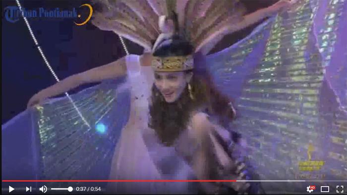 Yesica Tampilkan Tari Dayak pada Puncak Pemilihan Miss Hakka International, Tonton Aksinya ...