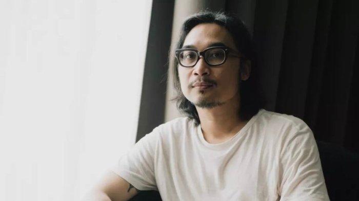 Profil Adhitia Sofyan, Penyanyi Indie Asal Bandung yang Sudah Aktif Menulis Lagu Sejak Tahun ...