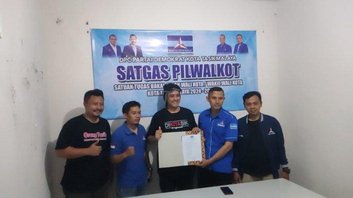 Pilkada Kota Tasikmalaya, Aktor Full Senyum Dicky Candra akan ...