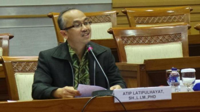 Guru Besar Unpad Atip Latipulhayat Jadi Wakil Menteri Pendidikan - Tribunpriangan.com