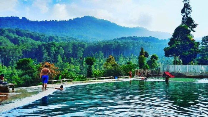 Liburan Akhir Tahun di Balong Geulis, Kolam Renang dengan Keindahan ...