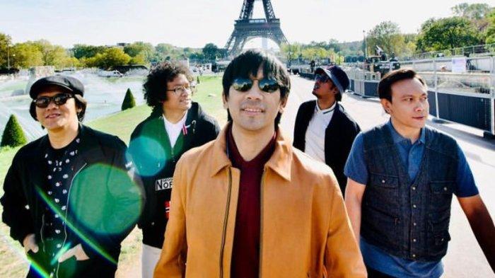Lirik dan Makna Lagu Merindukanmu - D'Masiv, Lagu yang Kembali Populer ... Lirik dan Makna Lagu Merindukanmu - D'Masiv, Lagu yang Kembali Populer ...