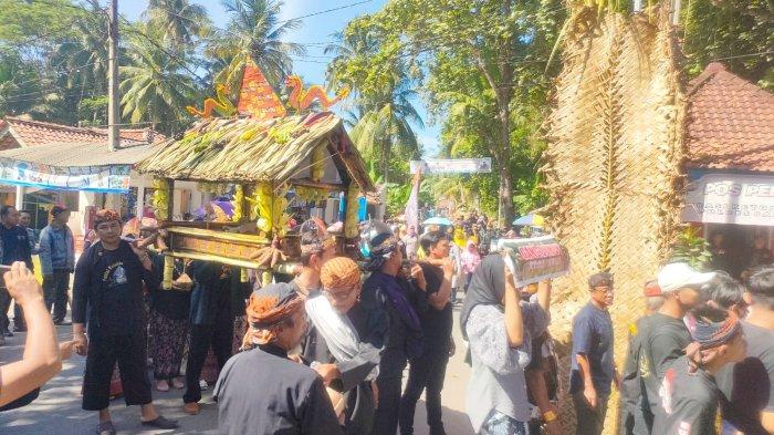 Batu Hiu Kultur Festival, Bentuk Rasa Syukur Warga Pangandaran ...