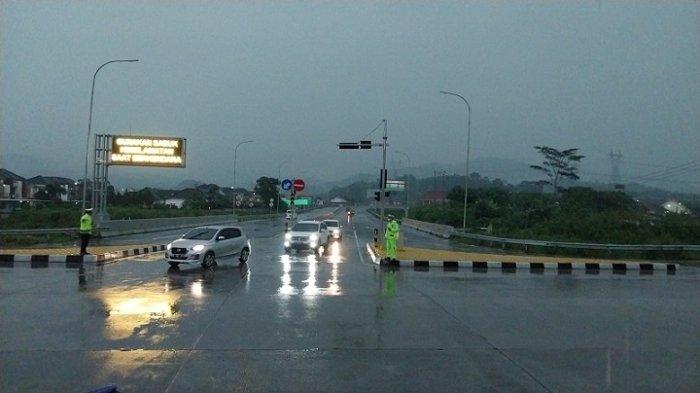 UPDATE Pantauan Arus Lalu Lintas di Gerbang Sumedang Tol Cisumdawu, Begini Kondisinya ...