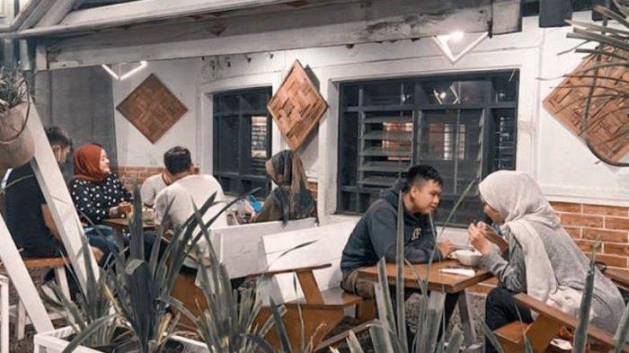 Cafe Selasar Sore, Tempat Nongkrong yang Terbaik dengan Live Musik yang ...