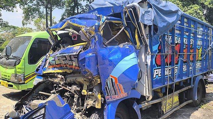 2 Warga Sumedang Jadi Korban Kecelakaan Maut di Tol Cipularang KM 81A, Truk Tabrakan dengan Truk ...