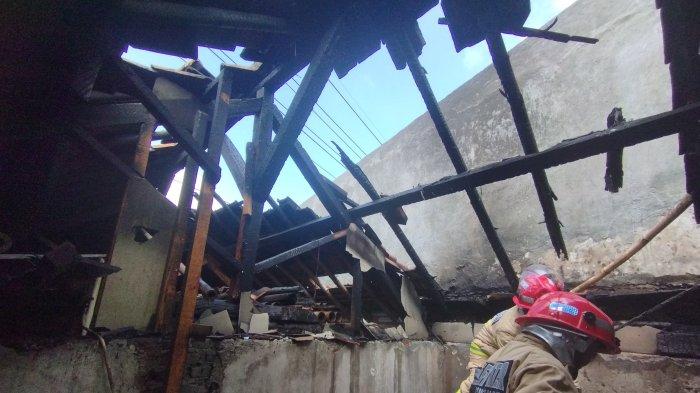Korsleting Listrik, Rumah Milik Warga Kampung Baru Mangkubumi Ludes Terbakar - Tribunpriangan.com