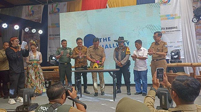 HUT ke-16 Perumda Pasar Juara, Sekda Kota Bandung Ema Sumarna: Harus ...