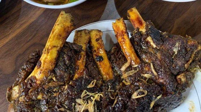 Kuliner Bandung Iga Galabag, Jual Iga Bakar Berukuran Superjumbo ...
