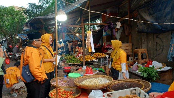 Pedagang Pasar Cicadas Bandung Keluhkan Kenaikan Harga Sembako hingga ...