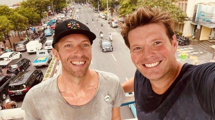 Jelang Konser Coldplay, Terlihat Chris Martin dan Phil Harvey Tengah ...