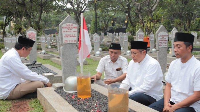 5 Bacaan Doa Ziarah Kubur Jelang Bulan Ramadhan 2025, Lengkap dengan ...