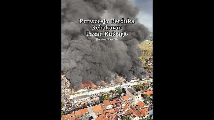 Kebakaran Hebat Melanda Pasar Kutoarjo Kabupaten Purworejo, Puluhan Kios Hangus - Tribunpriangan.com