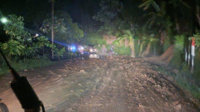 Longsor Terjang Rancakalong, Jalur Alternatif Penghubung Sumedang ...