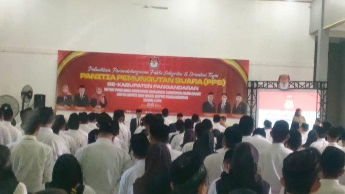 279 Anggota PPS Desa Dikukuhkan KPU Pangandaran, Honor Per Bulan Rp 1,2 ...