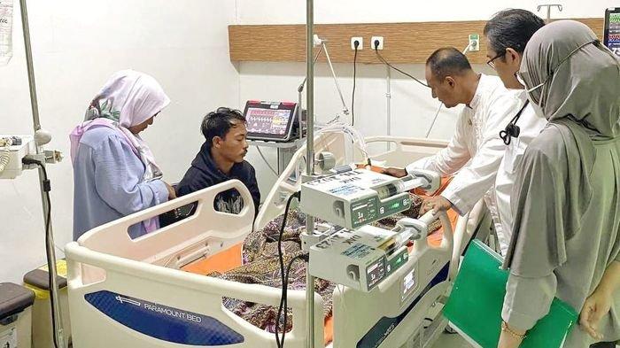 5 Doa Menjenguk Orang Sakit Lengkap dengan Latin dan Artinya, Memohon ...