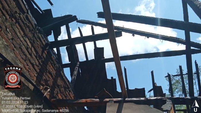 Gara-gara Puntung Rokok, Rumah Warga Disabilitas di Ciamis Terbakar, Pemilik Alami Luka Bakar ...