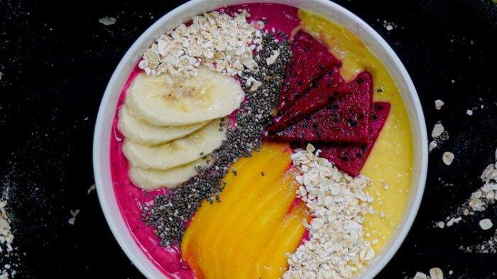 Resep Smoothie Bowl Buah Naga dan Mangga Simpel, Cocok untuk Program ...