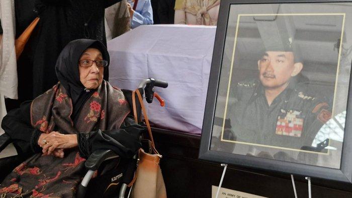 Kisah Cinta Solihin GP dan Istri Seperti Perjalanan Habibie-Ainun, Simak Cerita Lengkapnya ...