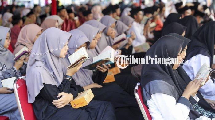 Tadarus Bersama 1000 Hafiz di Bale Kota Tasikmalaya Jelang Malam Puncak ...