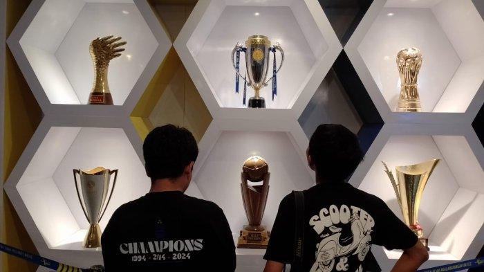 Trofi Persib Bandung Juara Bisa Dinikmati Bobotoh, Ini Caranya ...