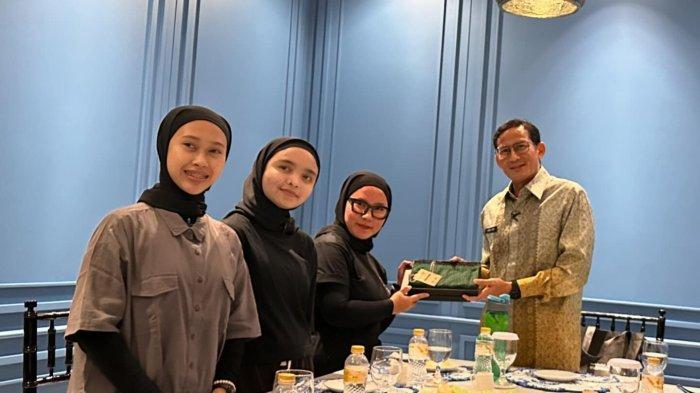 Voice of Baceprot Band Metal 3 Gadis Berhijab Asal Garut Akan Mengguncang Glastonbury Inggris ...