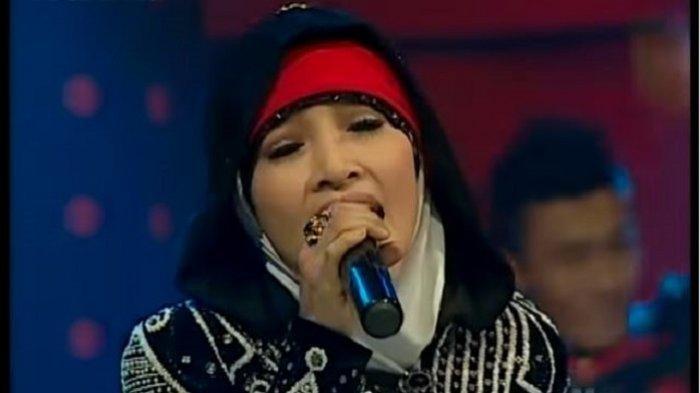 Berikut Profil Vety Vera Kakak Alam ‘Mbah Dukun’, Penyanyi Dangdut ...