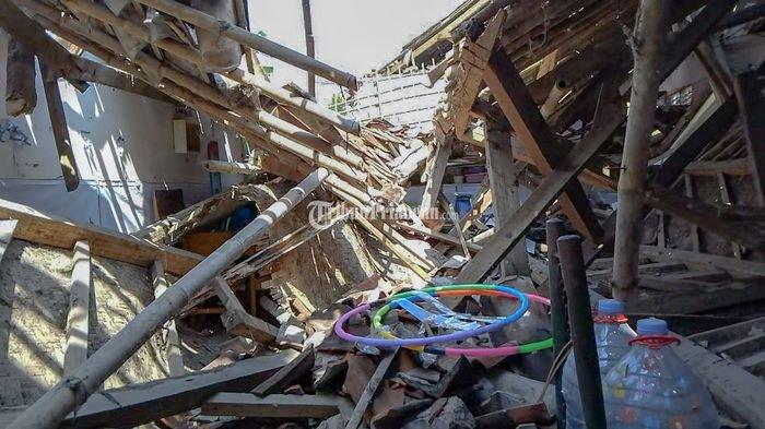 BREAKING NEWS, Atap Bangunan TK di Kota Tasikmalaya Roboh, Tepat di ...