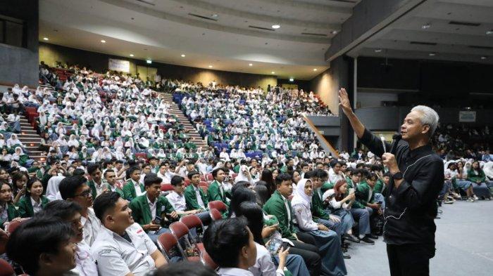 Seruan Ganjar Pranowo Kepada Mahasiswa Baru Unpas: Harus Adaptif dalam ... Seruan Ganjar Pranowo Kepada Mahasiswa Baru Unpas: Harus Adaptif dalam ...