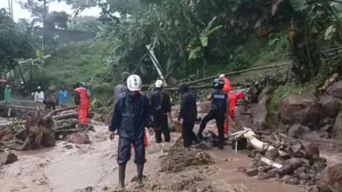 Akses Jalan Penghubung Subang-Sumedang Tertutup Longsor, Arus Lalu Lintas Dialihkan ...