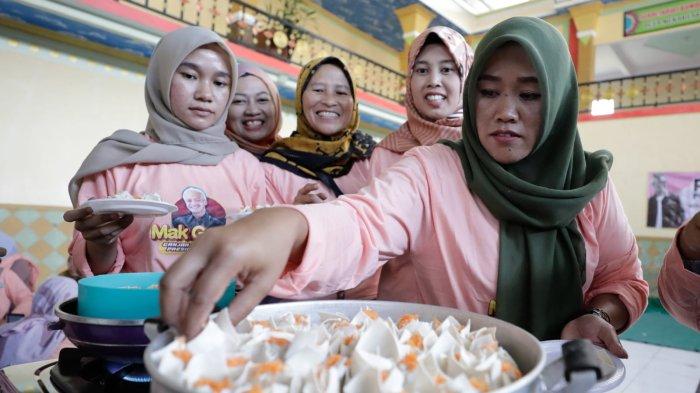 Lewat Pelatihan Membuat Dimsum, Emak-emak di Tasikmalaya Diajak Ciptakan Peluang Usaha ...